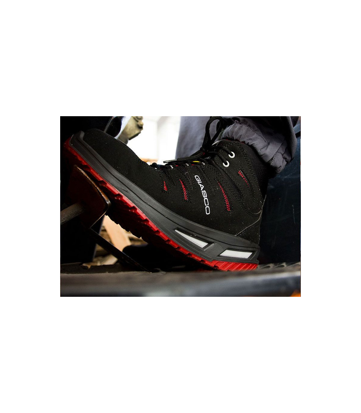 Bota de seguridad media caja TIGER S3 GIASCO
